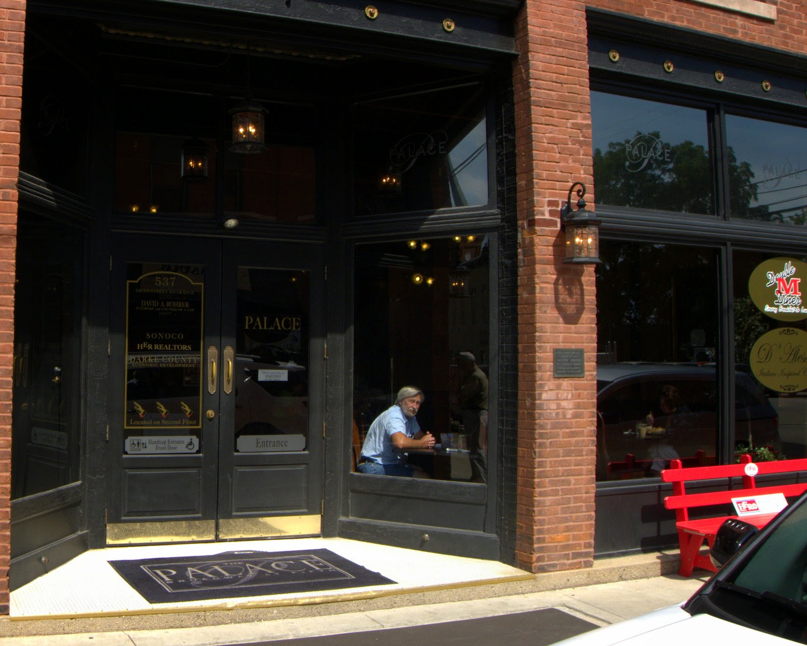 Schmetterling Aviation: The Double M Diner