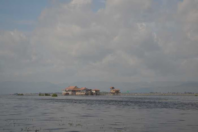 One Very Short Life: Day 5: Beautiful Inle (Inlay) Lake