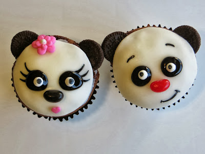 Make Adorable Panda Cupcakes With Oreo Cookies
