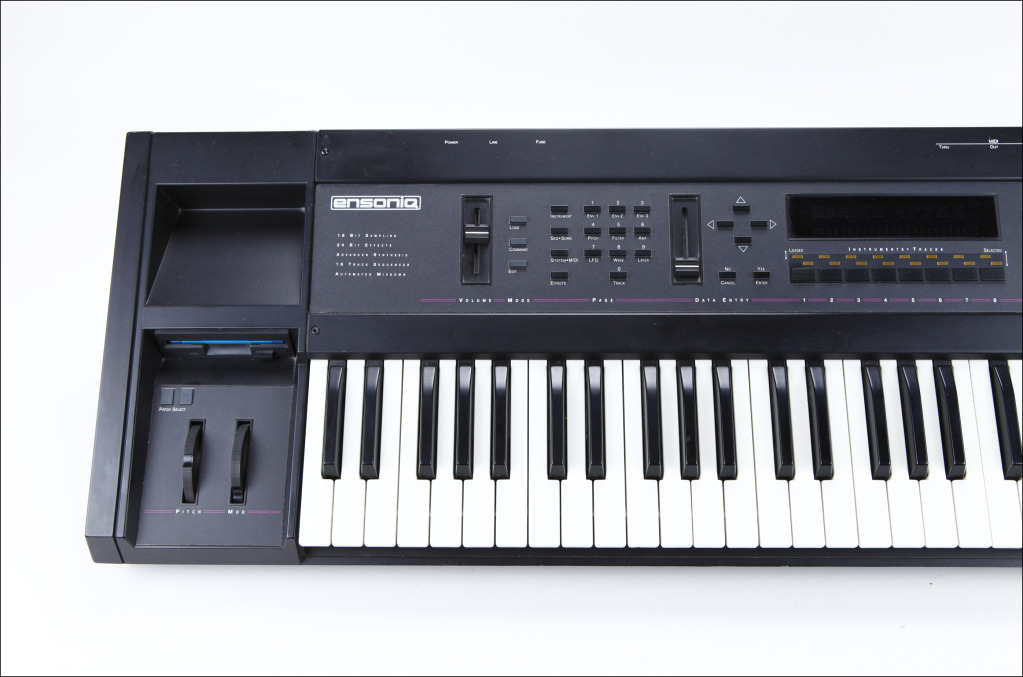 MATRIXSYNTH: Ensoniq EPS16 Plus sampler with SCSI