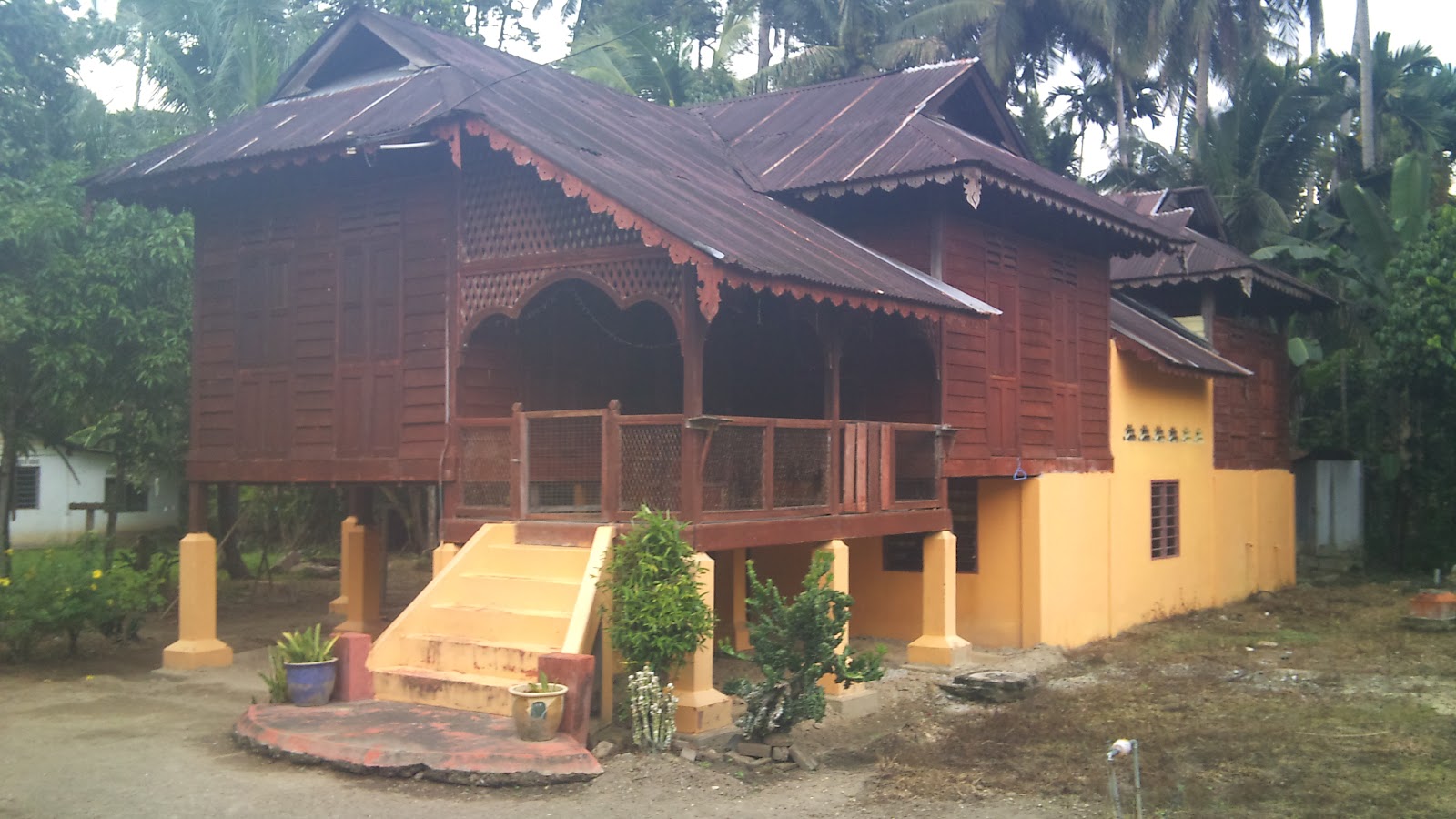 Bangsa Agong: jejak warisan: rumah melayu perak