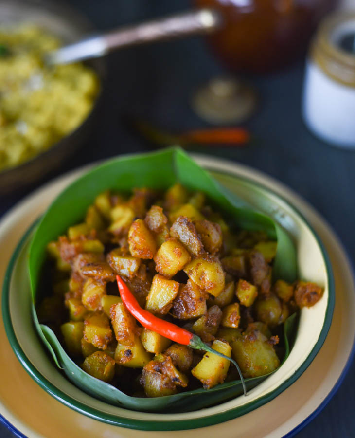 A Homemaker's Diary: Mashla Alu bhaja (Bengali style spicy potato dry dish)
