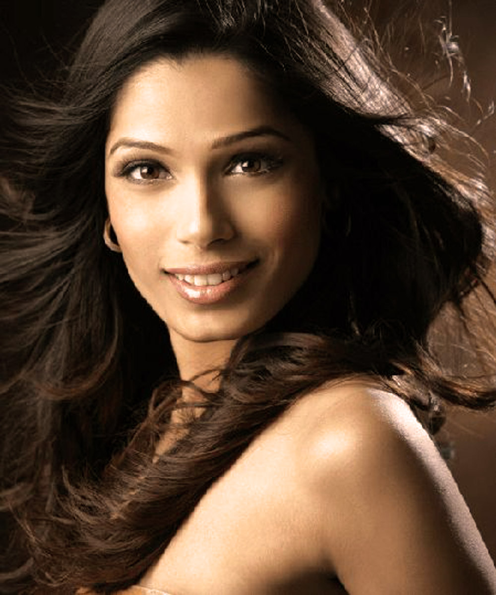 Celebrity Arena: Freida Pinto Hot Sexy Picture & Biography