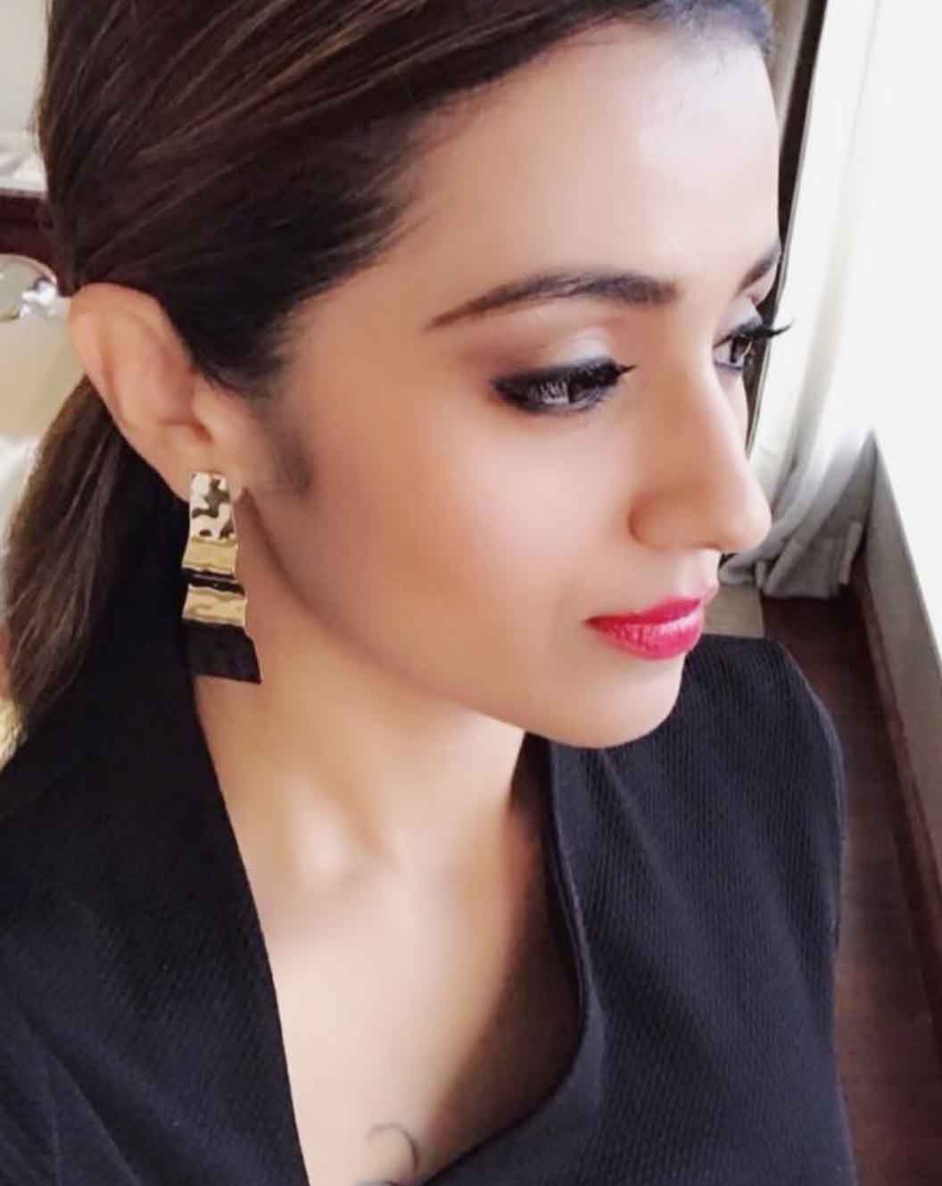 Actress Trisha Cute Face Expressions | Ezee Cinemas