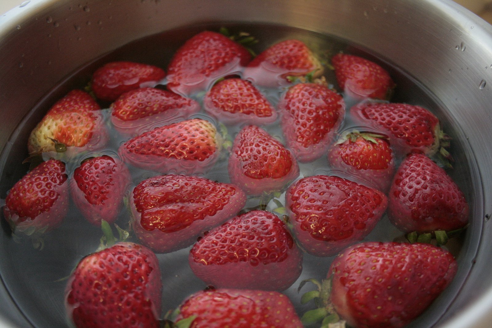 our carlson life: diy thursday: natural homemade berry wash