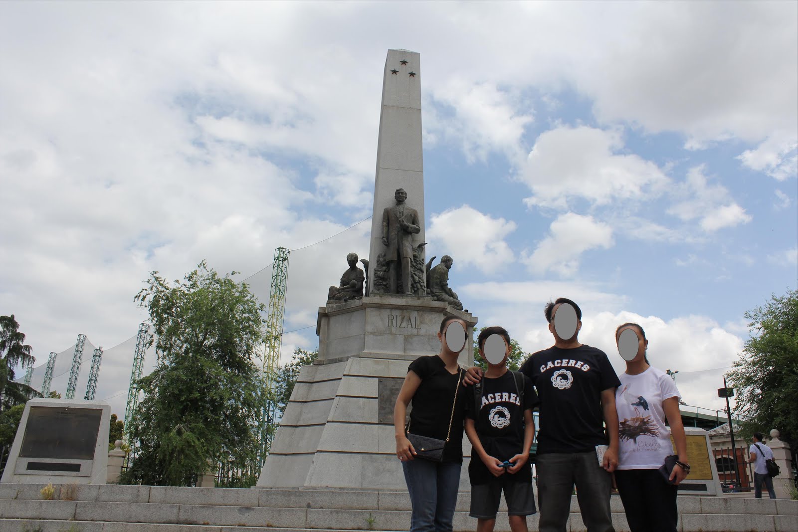 Stay, Stray, Play and Feast: Jose Rizal Monument: A Piece of the ...