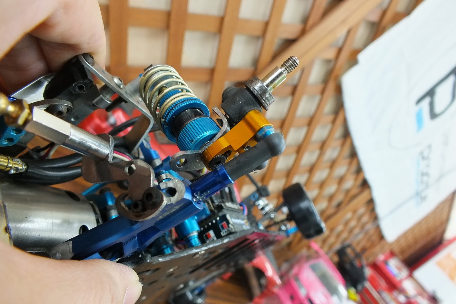 Sugiura RC: Yamada's home made FR RC Strut Suspention detail