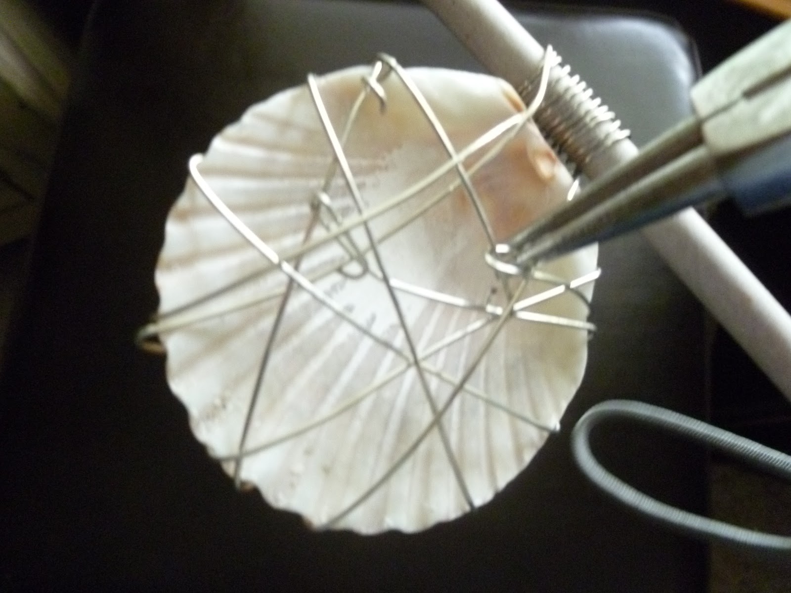Create Share Inspire: Seashell Wire Pendant