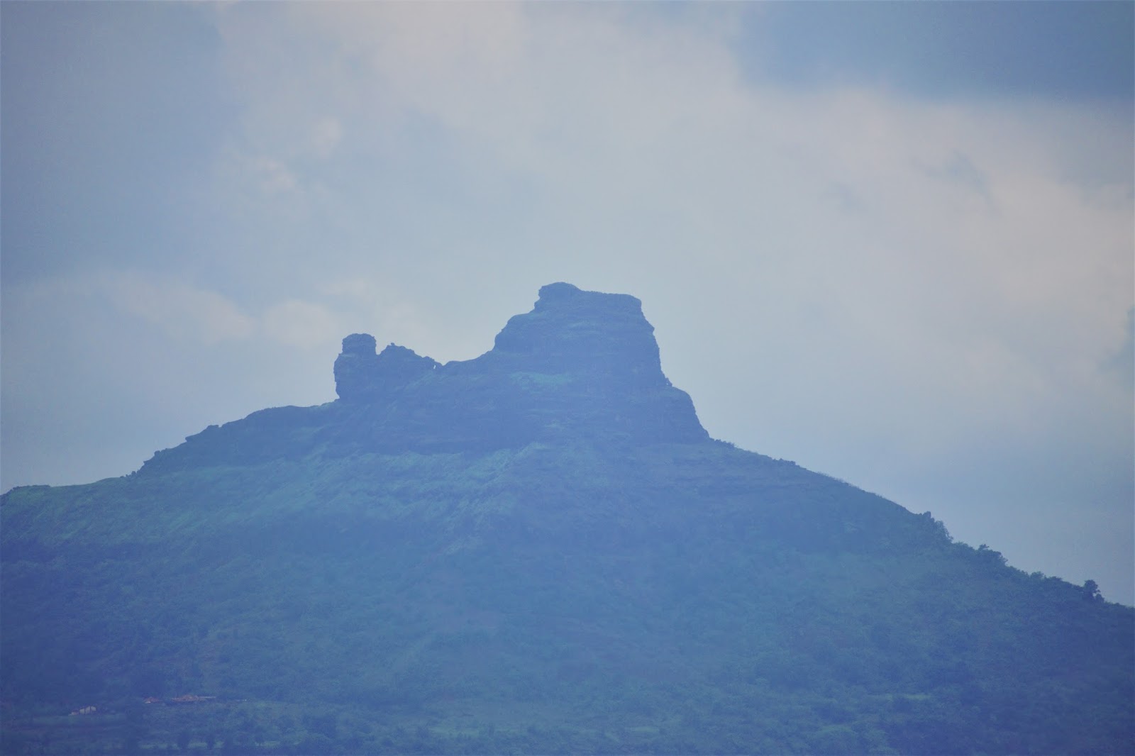 I Yearn For mountains that i have never seen: Sondai: Lesser known Fort ...