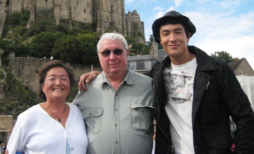 my best fren 4ever: [Photo] Daniel Henney with the parents