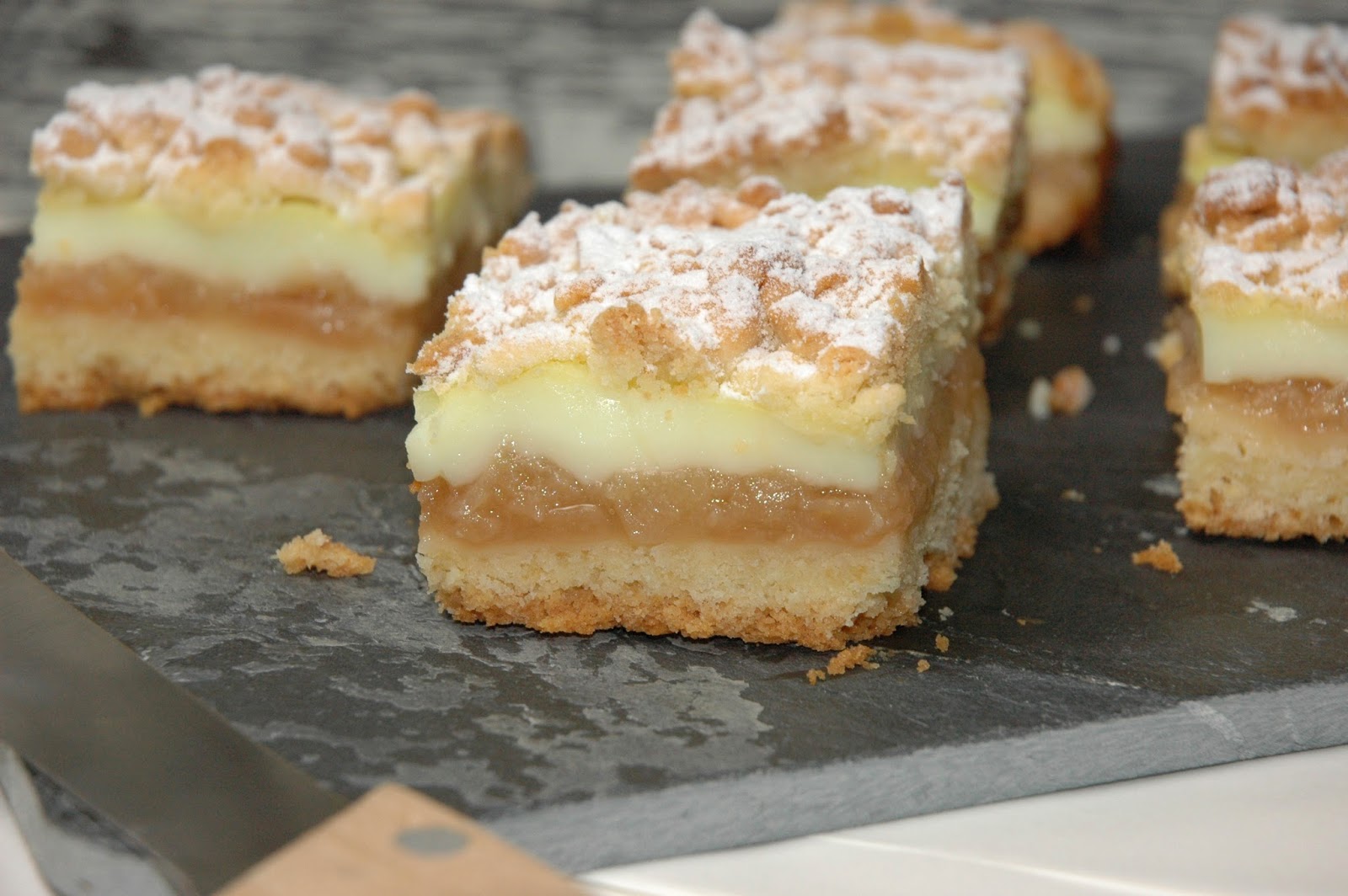 Olive, Thyme & ...: JABŁECZNIK Z BUDYNIEM - NAJLEPSZY NA ŚWIECIE