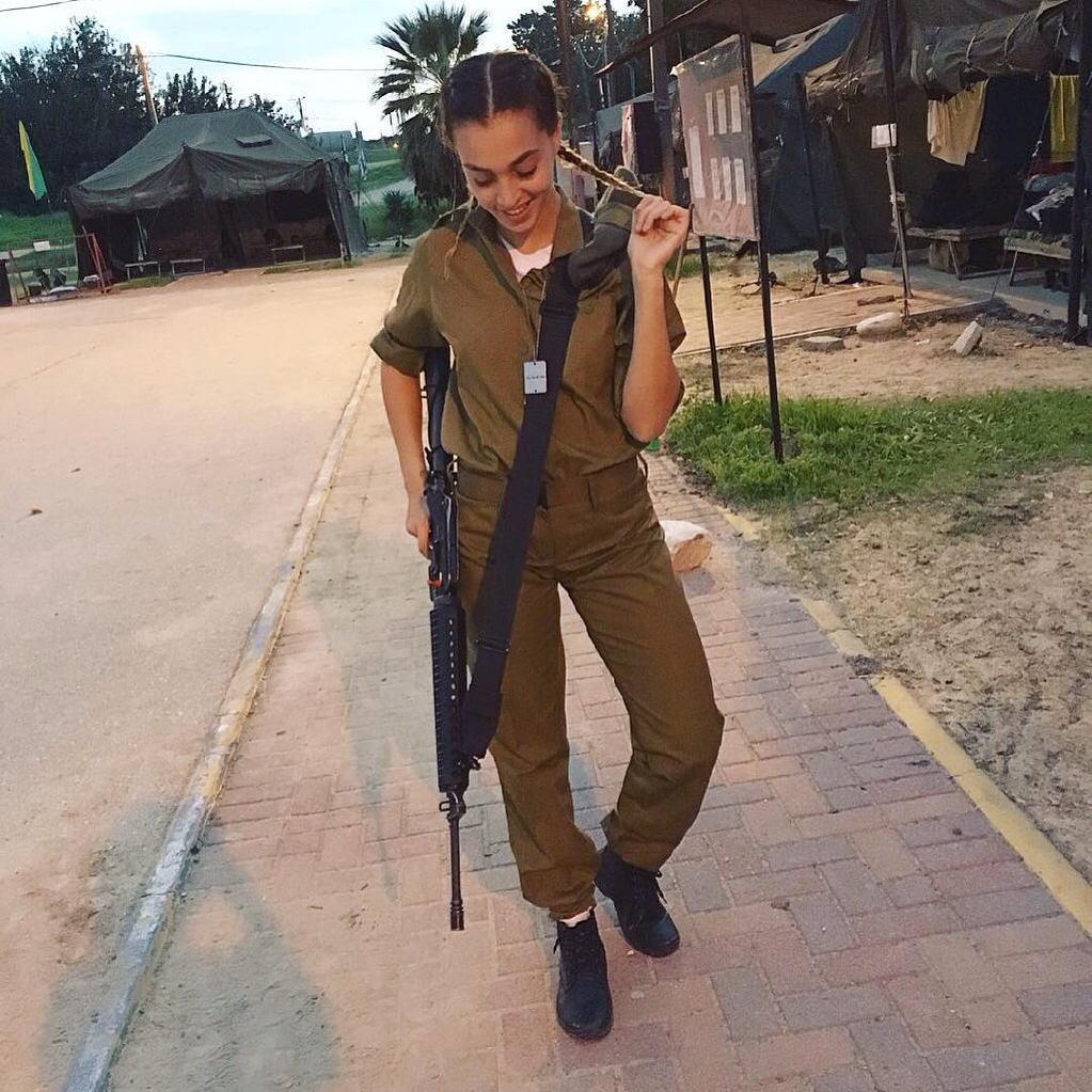 Amazing WTF Facts: Beautiful women in Israel Defense Forces - IDF Army ...