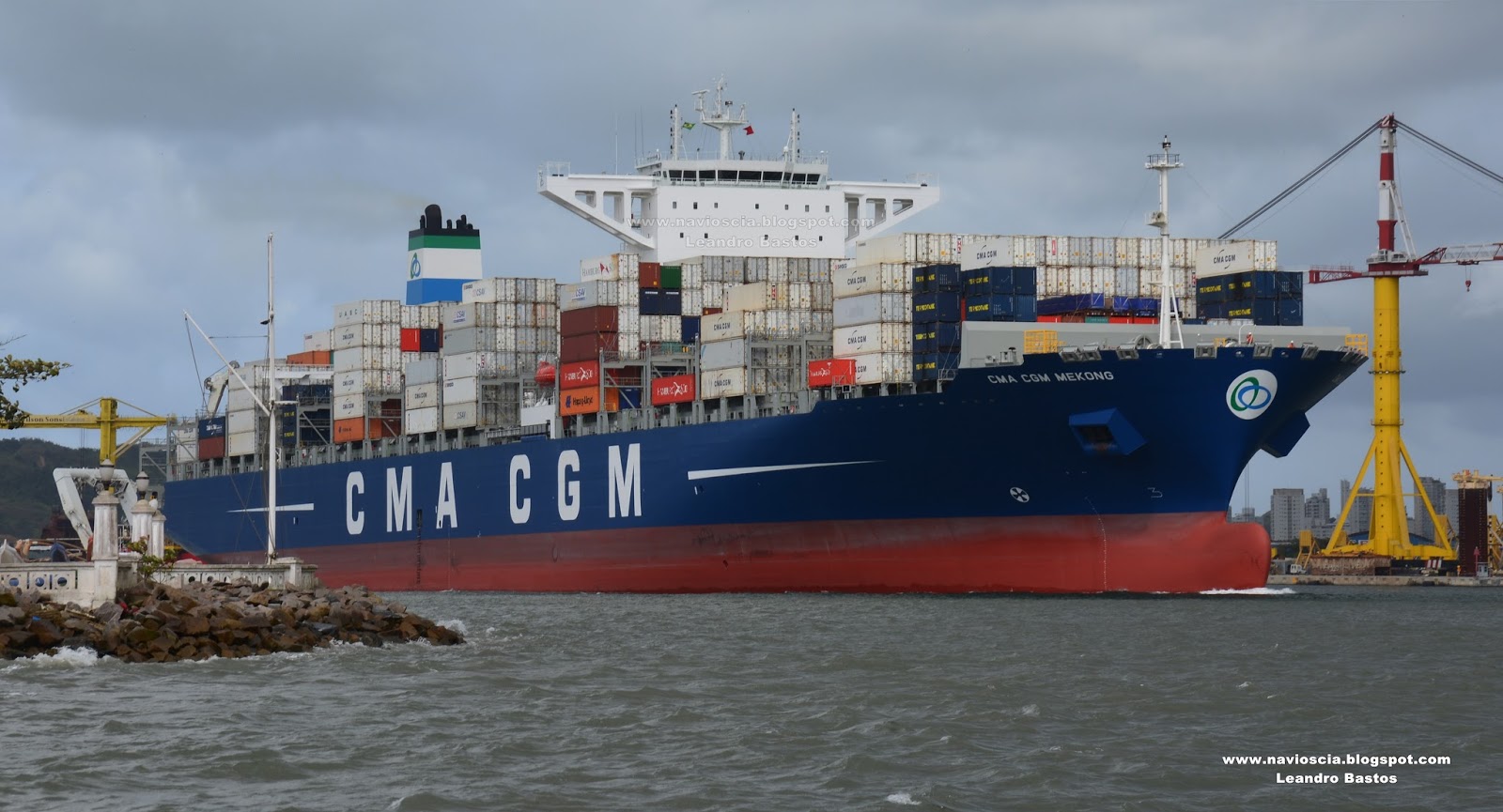 Navios de Santos & CIA: Navio CMA CGM MEKONG em sua 1ª escala