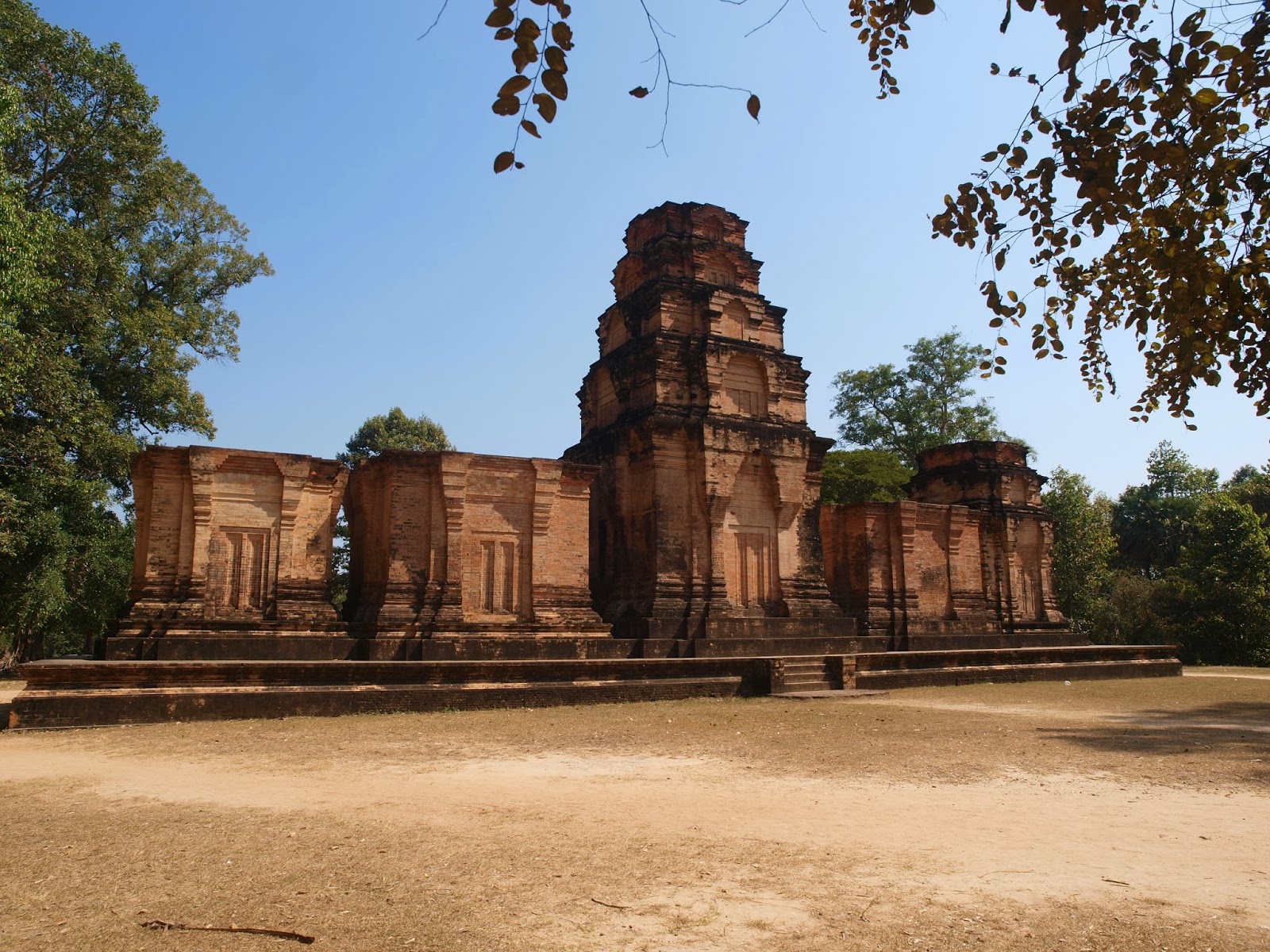 Soooo Blogging This!!!!: Temples of Angkor (East Baray)