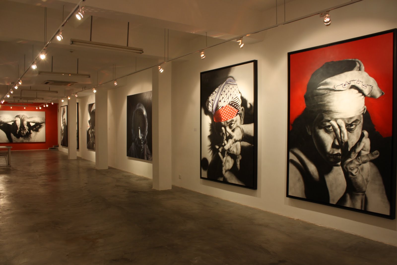 Bayu Utomo Radjikin: Gallery Installation