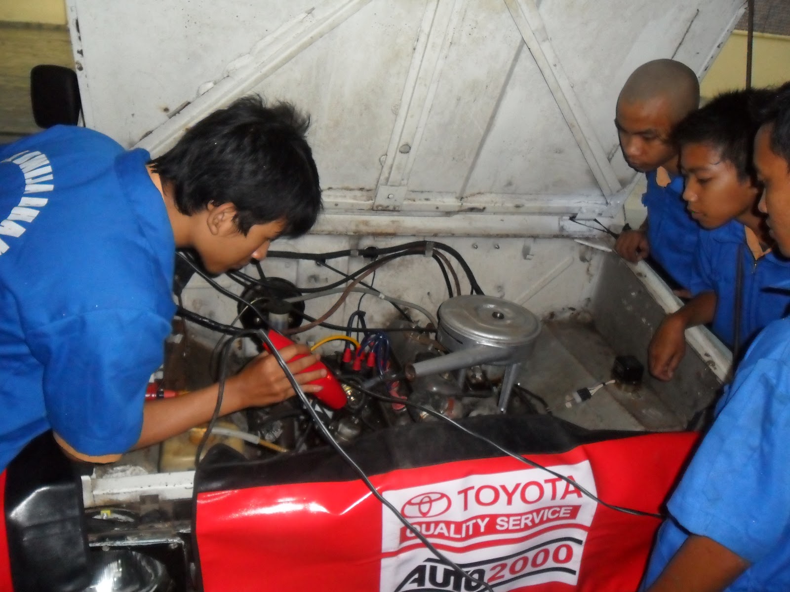 BENGKEL OTOMOTIF SMK DWIJA BHAKTI 2 JOMBANG