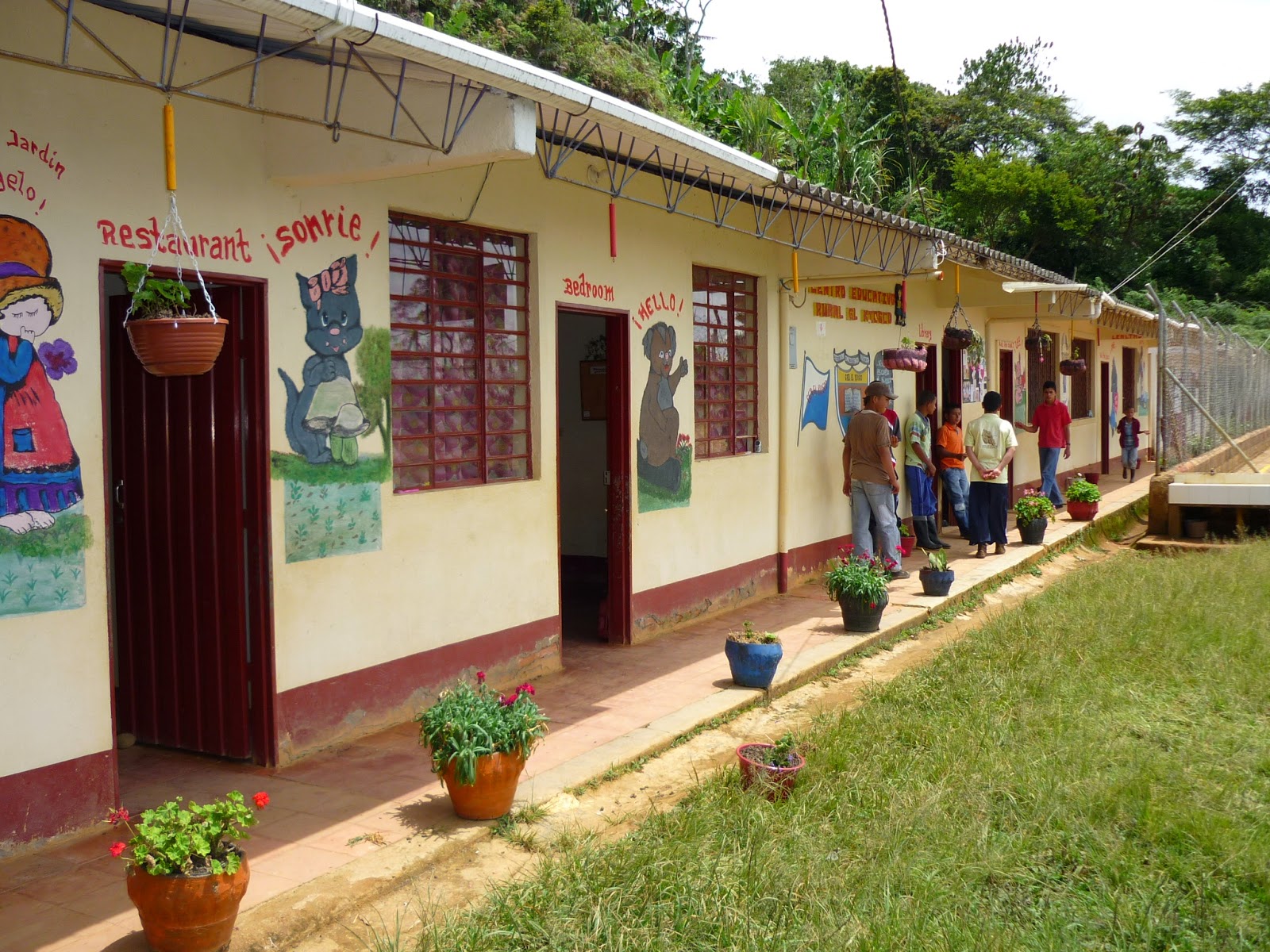 UNA MIRADA A LA EDUCACIÓN RURAL EN COLOMBIA: DIFERENCIAS ENTRE ESCULA ...