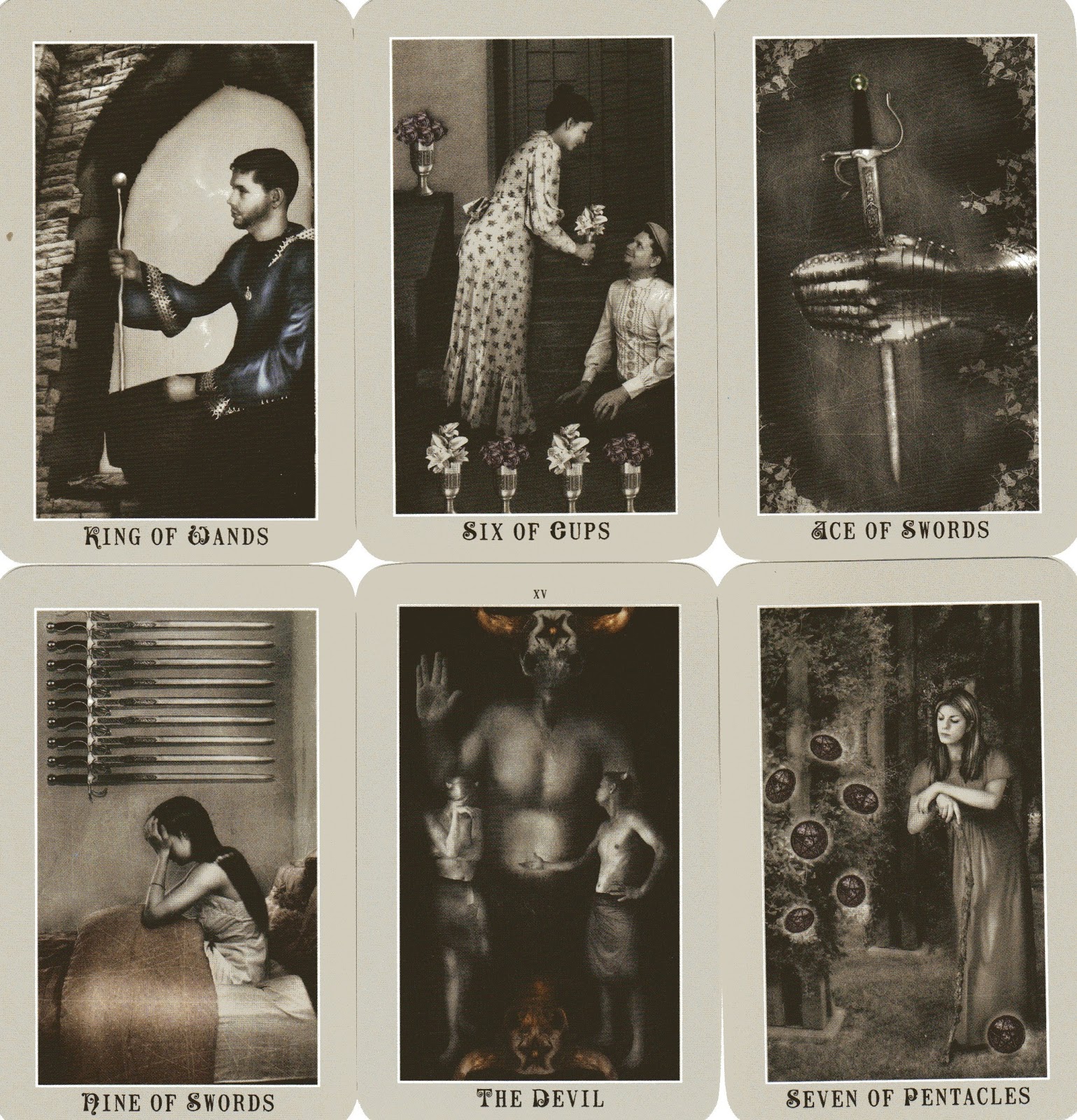 78 Whispers In My Ear: Deck Review- Silver Era Tarot