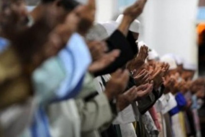 Menyemai Persatuan Umat Islam di Indonesia - Bekal Kehidupan