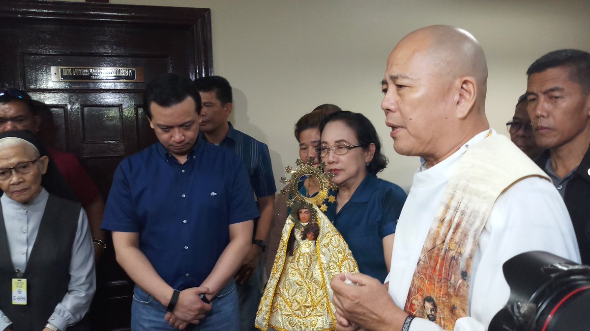 PANOORIN FATHER ROBERT REYES HINIKAYAT ANG MILITAR NA KALABANIN SI PRRD