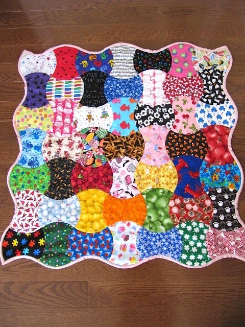 How to Bind an Apple Core or Scalloped Edge Quilt... | Sew Many Ways ...