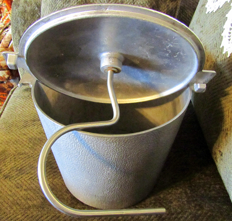 Keeping Focused: Vintage Wheat Grinder/Bread Machine