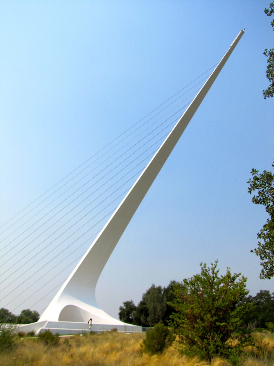 The Urban Explorer: Santiago Calatrava's Sundial Bridge
