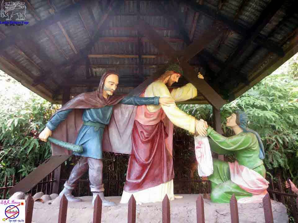 Lanka Pictures Page: Journey to the Calvary Shrine - Hiniduma Srilanka