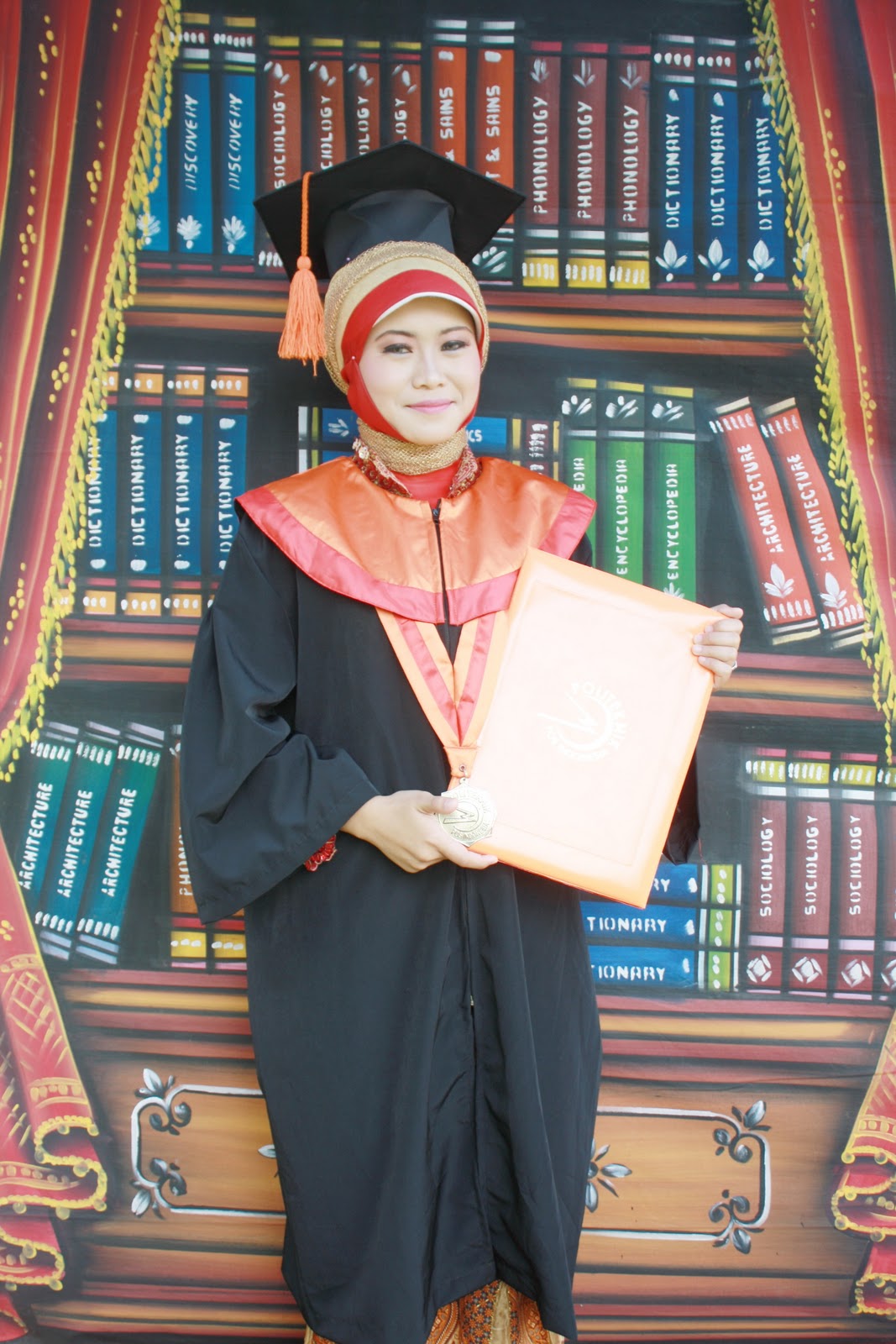 Eccy Diary's: Wisuda @Sasana Budaya Ganesha (SABUGA) Bandung