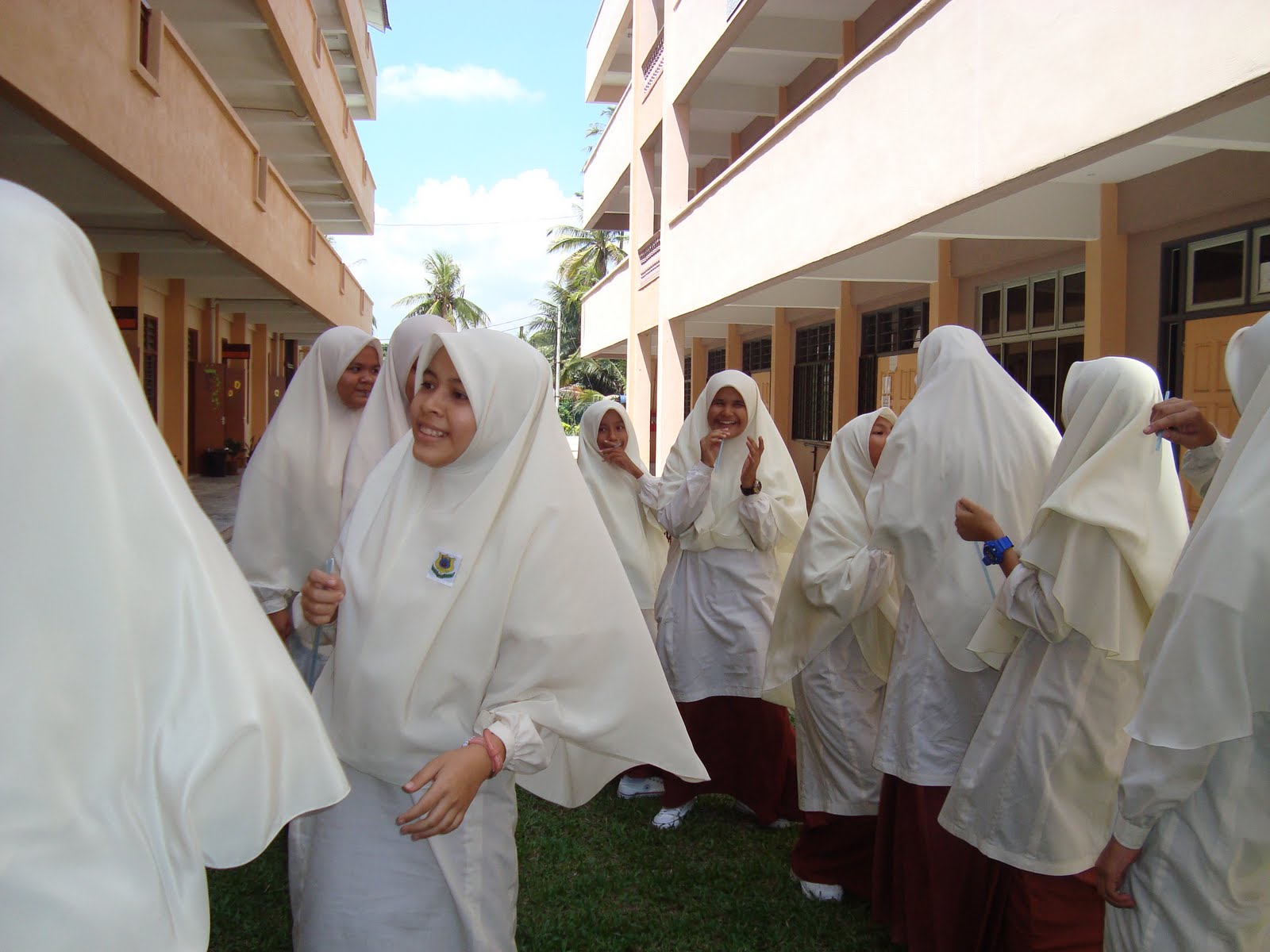 SMA DAERATUL MAARIFIL WATANIAH 1: ...Usrah....