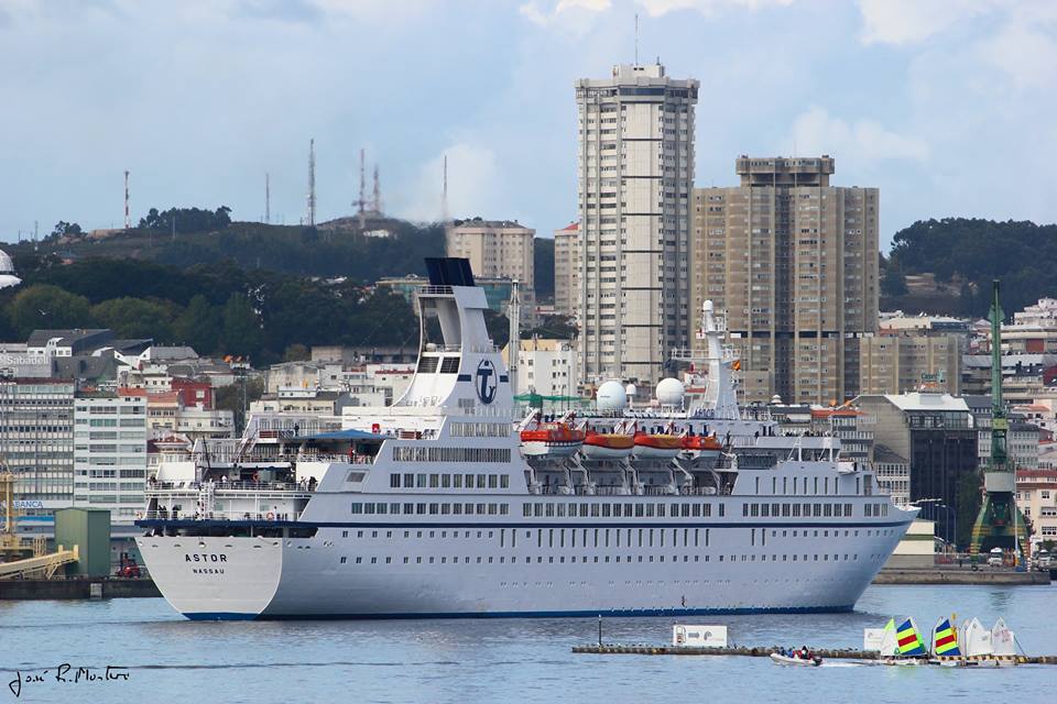 Sergio@Cruises: MS Astor em La Corunha, Espanha