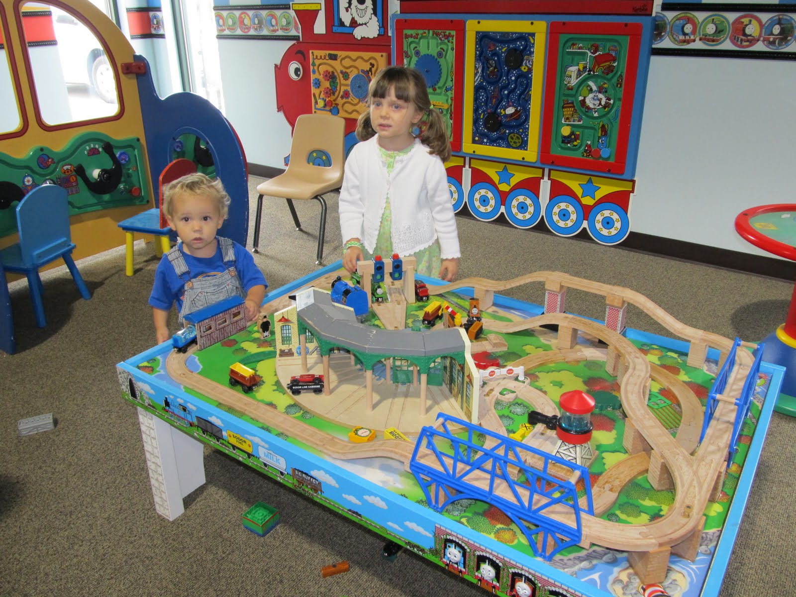 Barnette Family Happenings: World's Largest Indoor Train Display