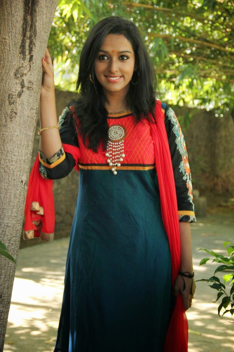 Actress Mahalakshmi Latest Churidar Stills - Cine Gallery