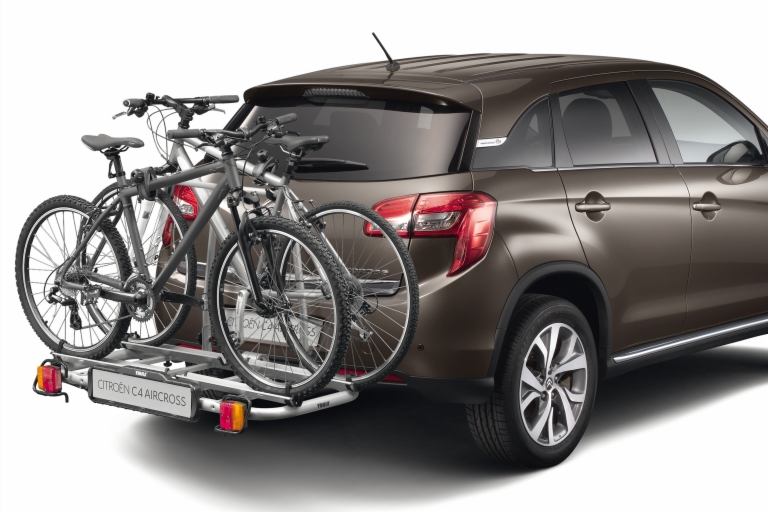 Transportar bicicletas correctamente en el coche