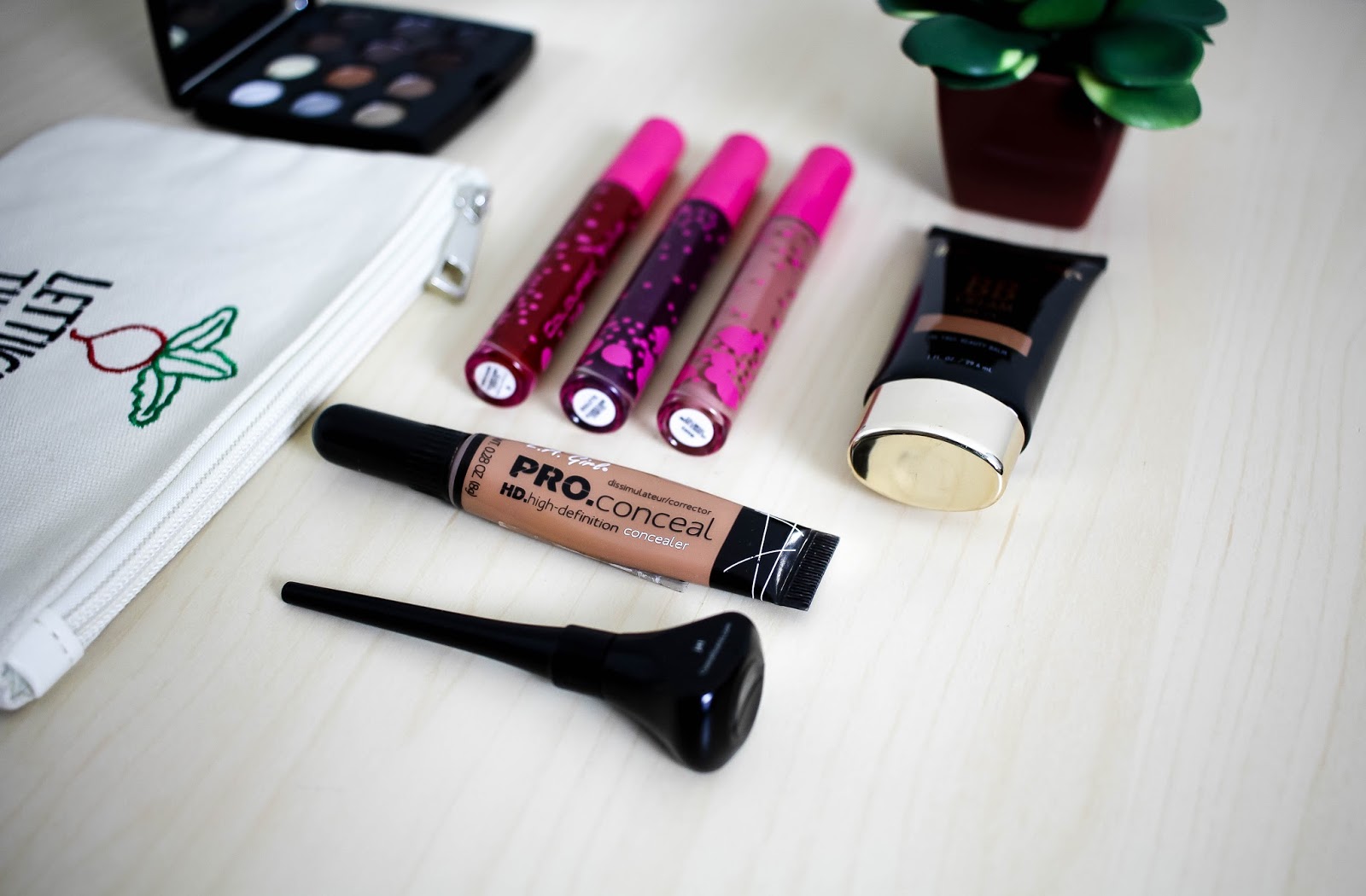 A VERY MINIMAL MAKEUP COLLECTION FOR NATURAL BEAUTY LOVERS | NeoshaLoves