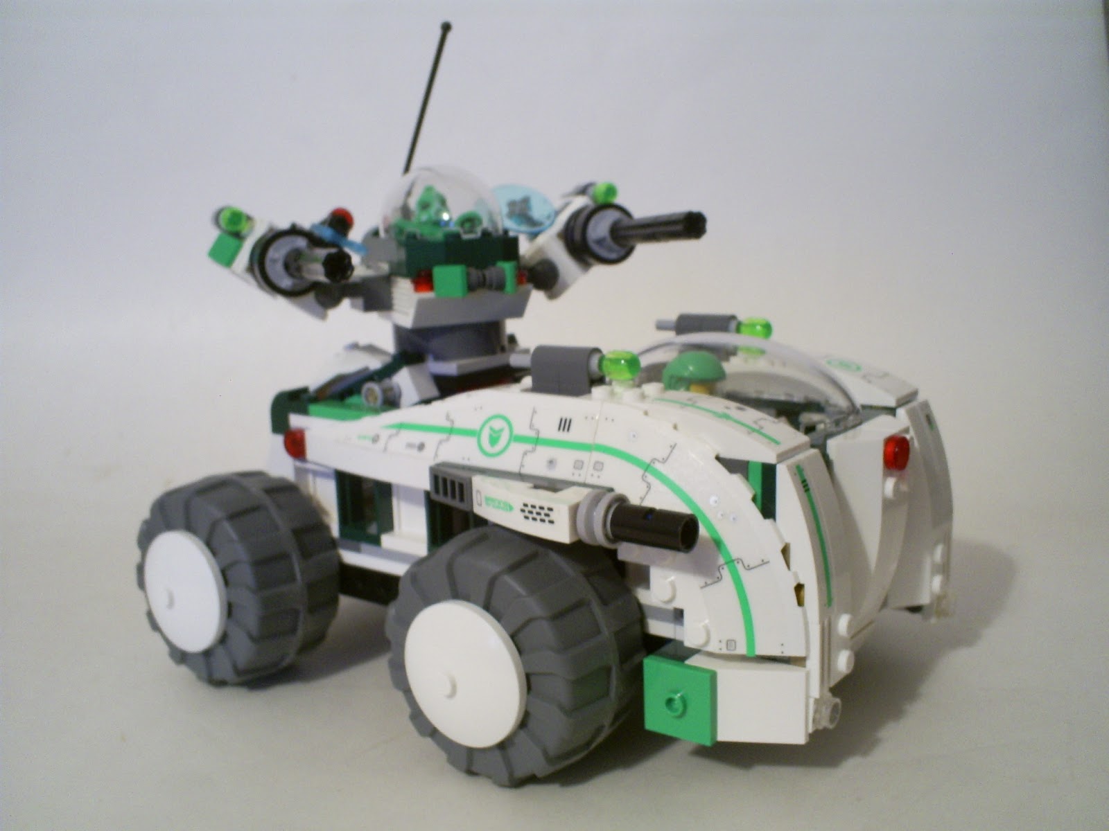 That Figures: REVIEW: Lego Galaxy Squad Vermin Vaporizer