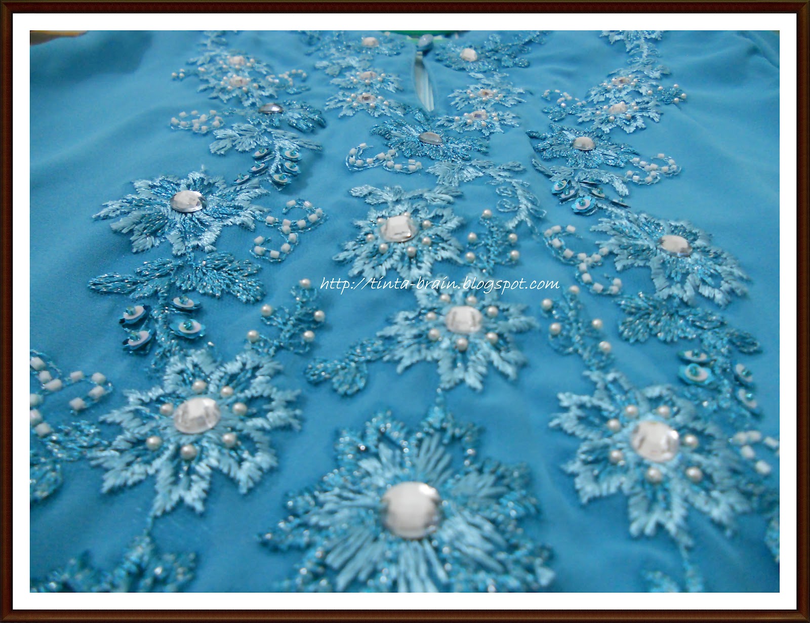 Note of Life....: ::Bunga + Manik + kain lace