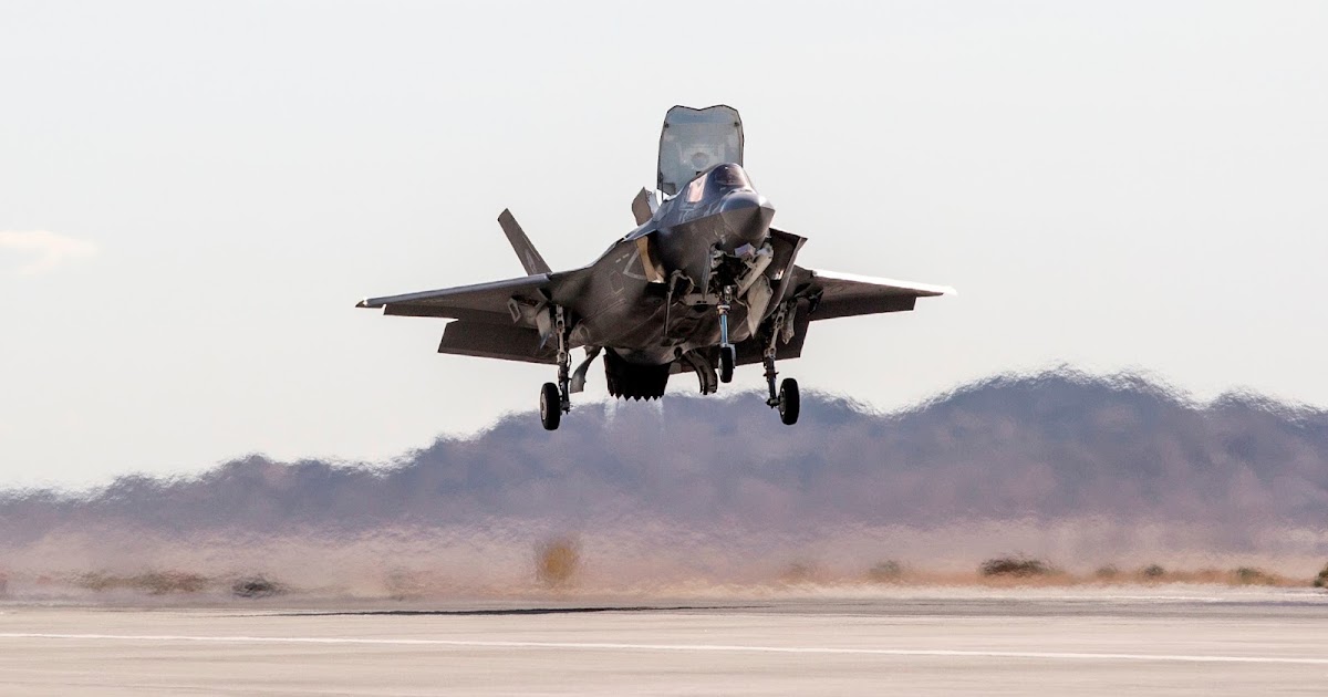 Lockheed Martin F-35B of USAF Vertical Landing - Aircraft Wallpapers HD