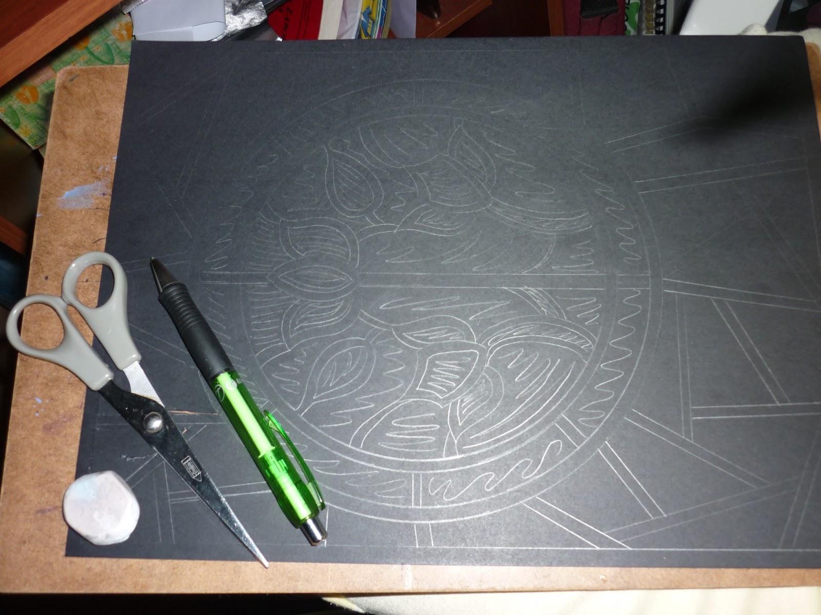 Monkaleidoscope: Vitral con papel celofán