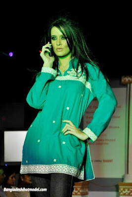 MODELSMK: Hot Bangladeshi Ramp Model in Fashion Show Photos