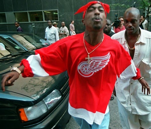 Tupac’s final words revealed by police officer on scene of murder
