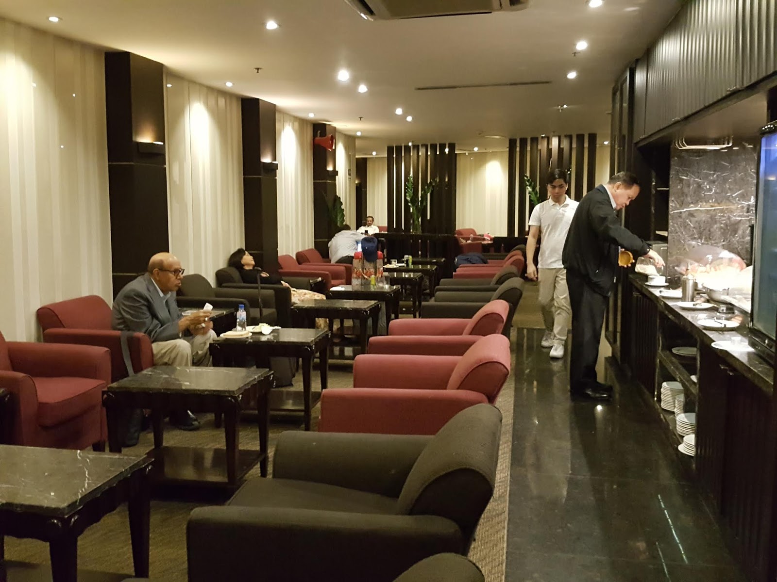 Pinoy Roadtrip: All About the CLUB MANILA LOUNGE at NAIA Terminal 1