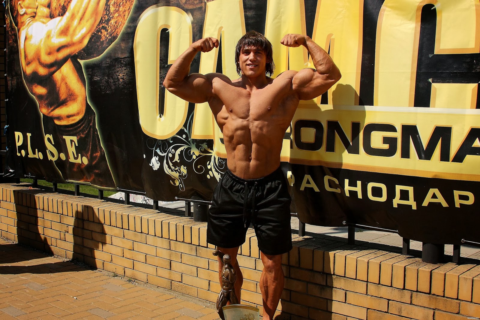 the beauty of male muscle: Andrei