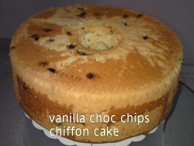 Cooking Pleasure: Vanilla and Choc Chips Chiffon Cake