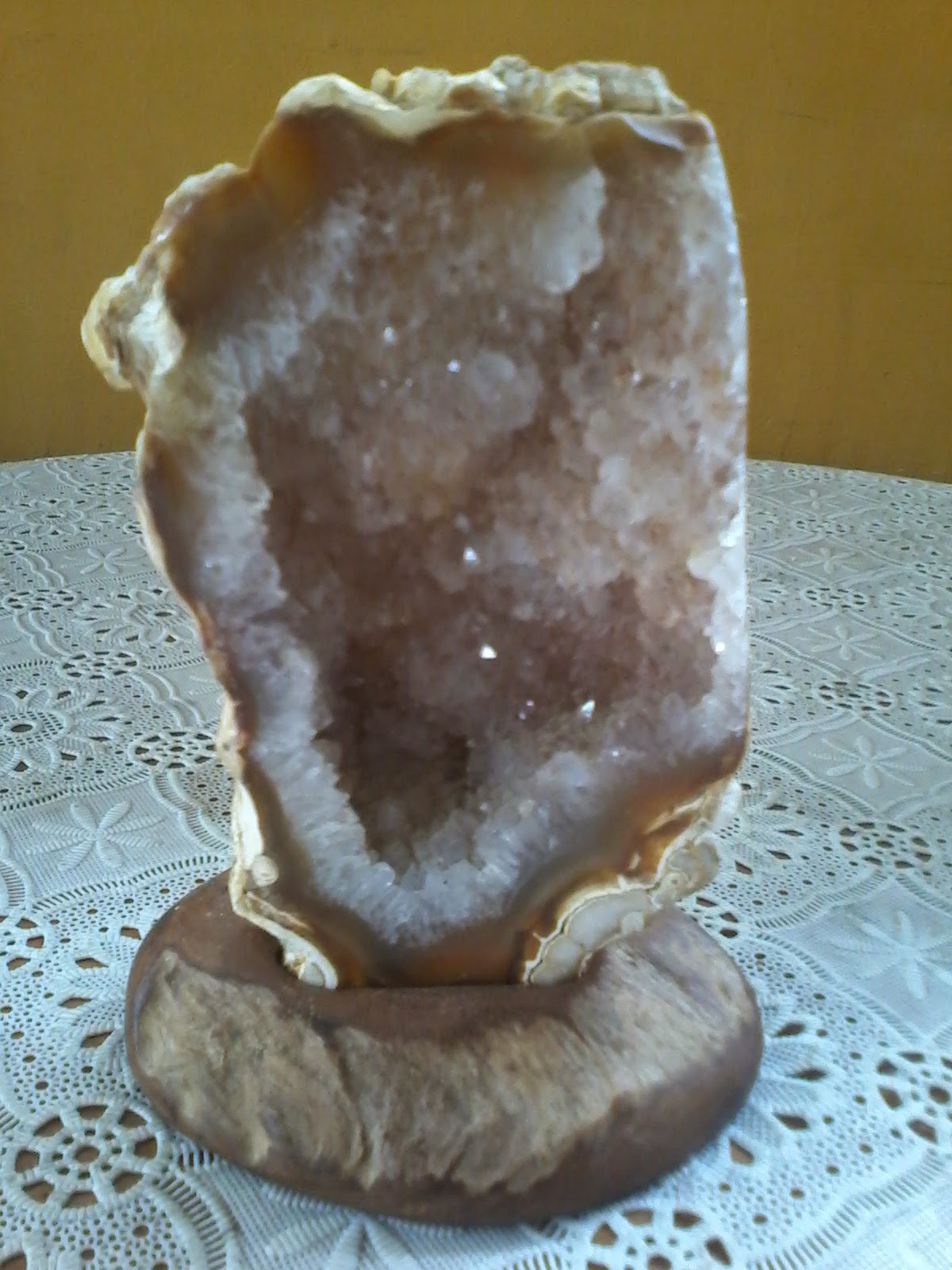 GERAI UNIK DAN LANGKA : BATU KRISTAL KUARSA | CATATAN (AL)