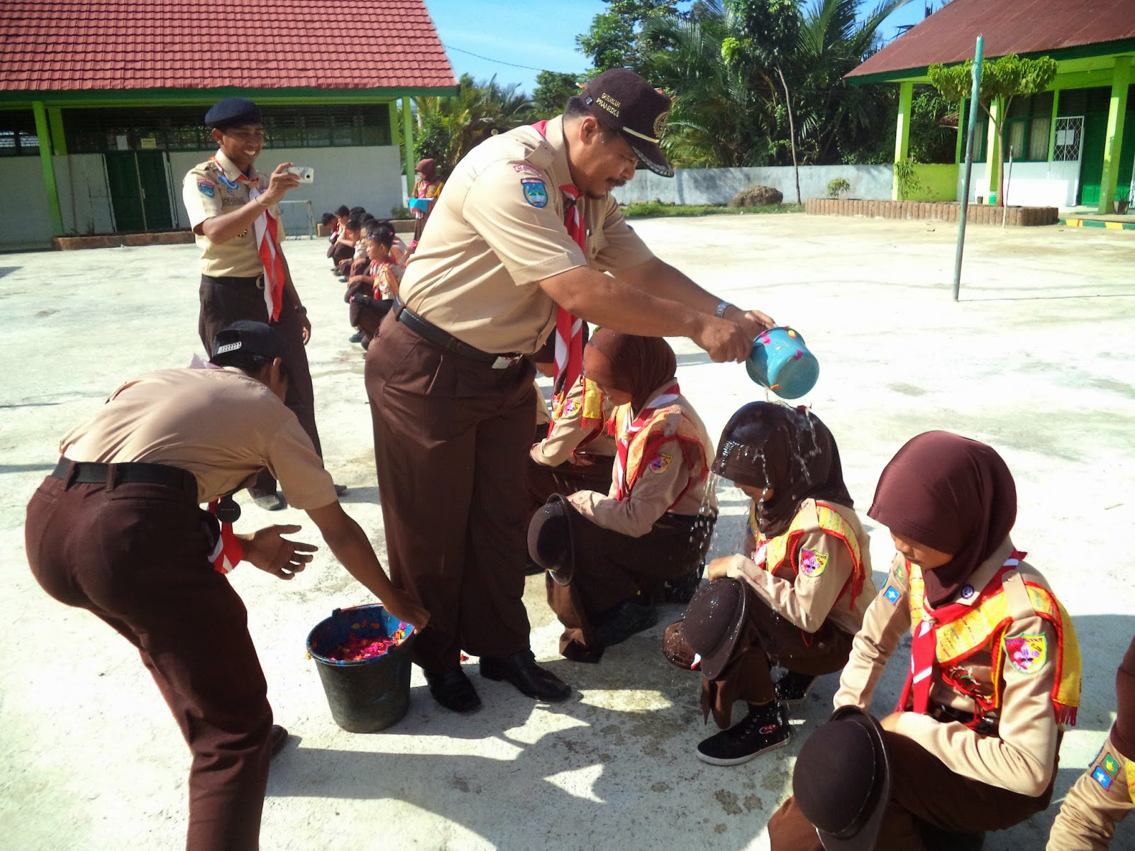 PELANTIKAN PENGGALANG RAMU DAN RAKIT.PANGKALAN MTSN BINANGA MAMUJU ...