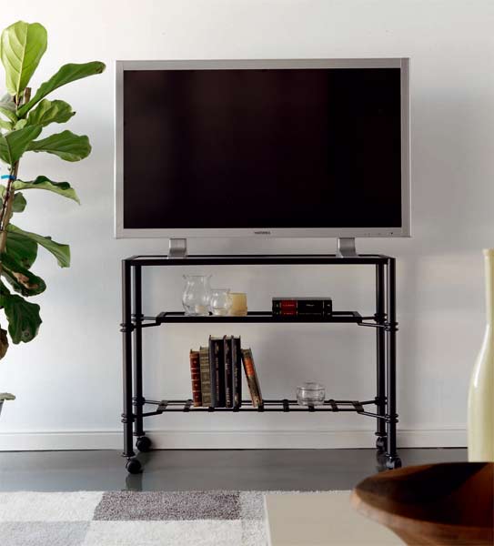 muebles de forja: MESAS TV FORJA CON RUEDAS