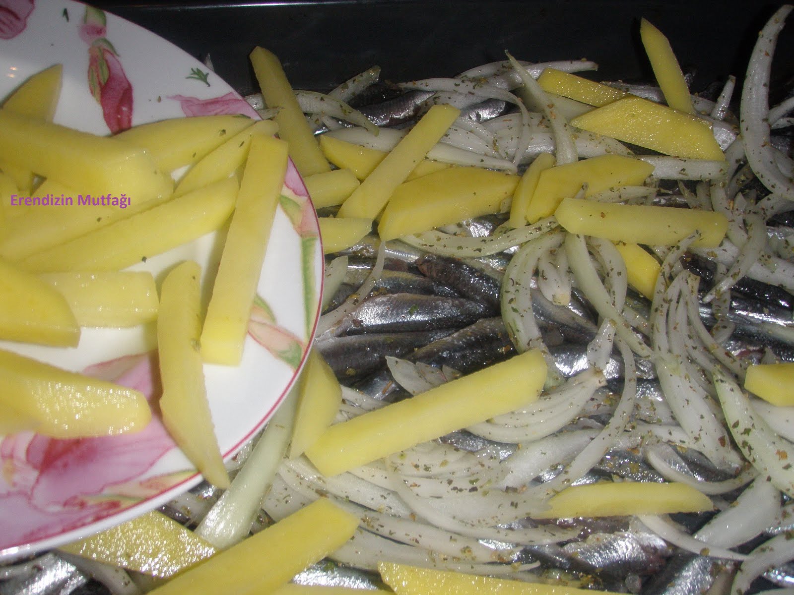 ERENDİZİN MUTFAĞI: FIRINDA HAMSİ BALIK LEZZETİ