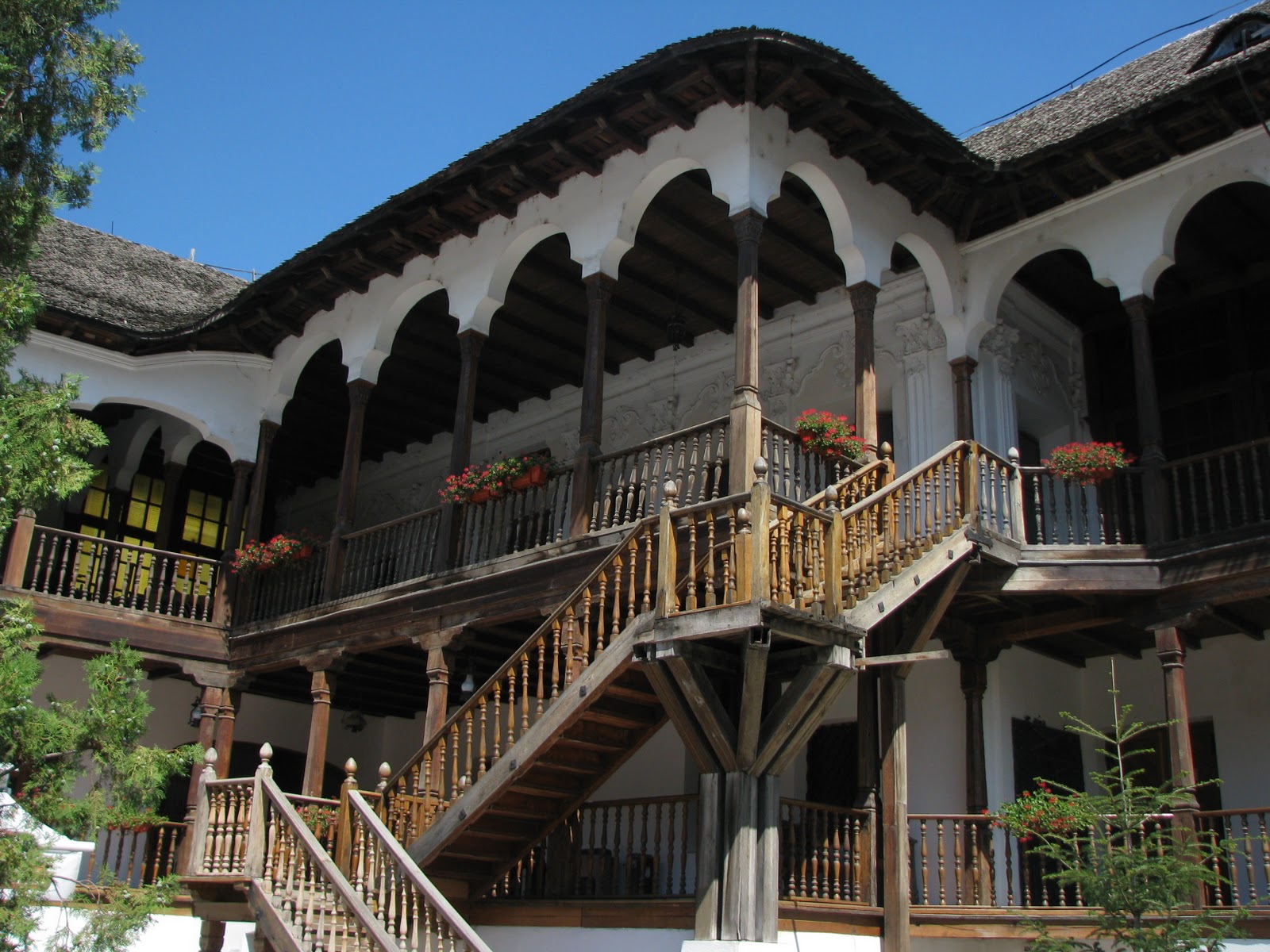 Vechile case cu pridvor din Bucuresti | Bucurestii Vechi si Noi