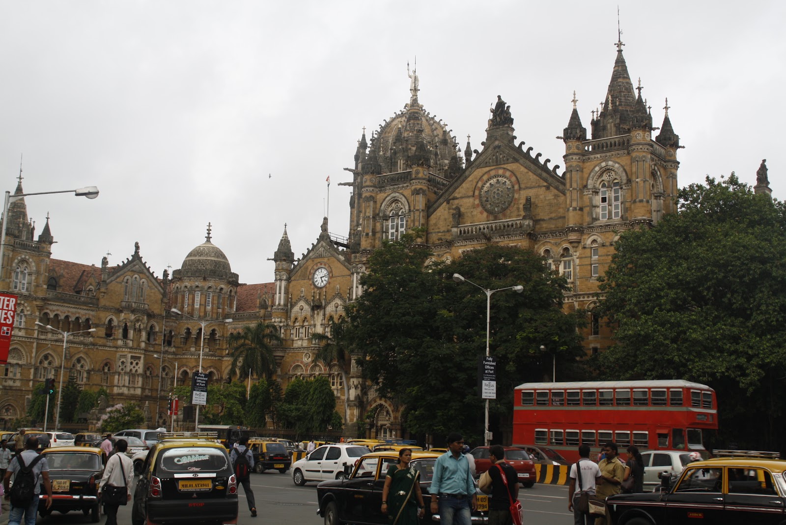 JUANCHO Y ESTEFI POR LA INDIA: Nº 8: BOMBAI, LA INDIA MODERNA.